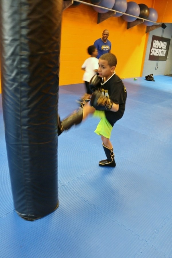 Kids Kickboxing 4.16 (4) | Rothwell Mixed Martial Arts