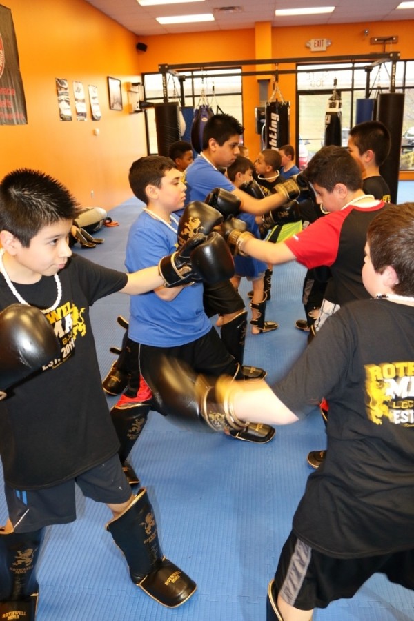 Kids Kickboxing 4.16 (8) | Rothwell Mixed Martial Arts
